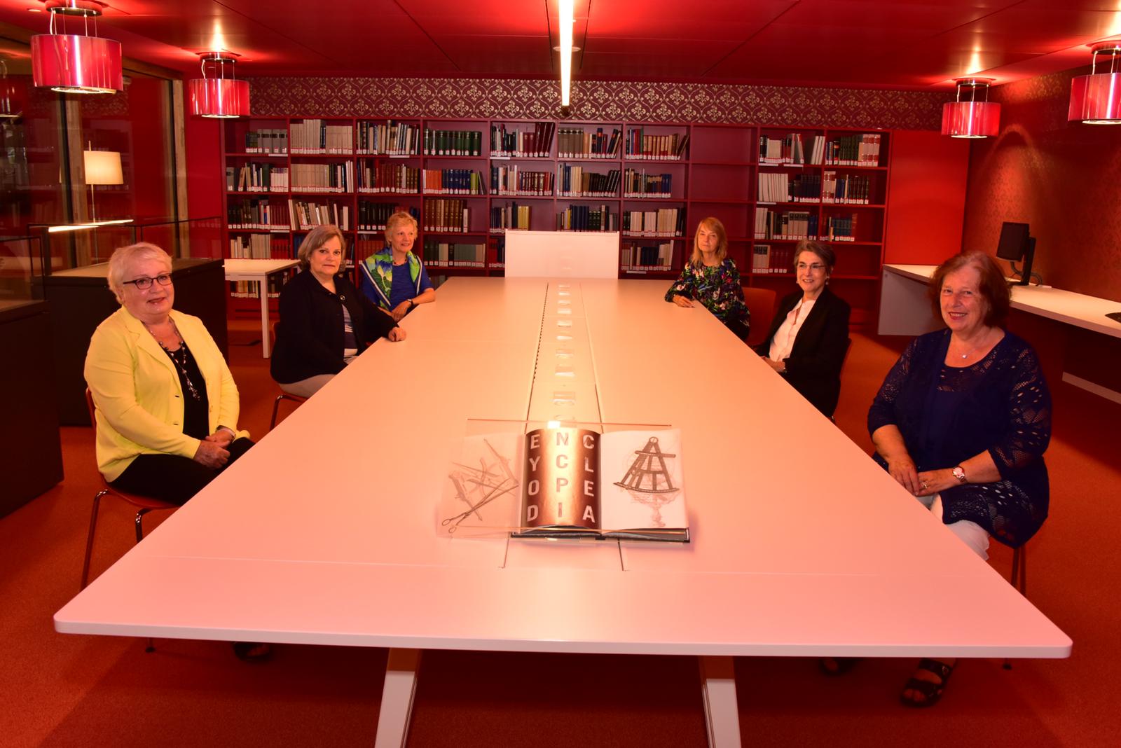 Donation de l’association Amitiés françaises Luxembourg : Ken Botnick ...